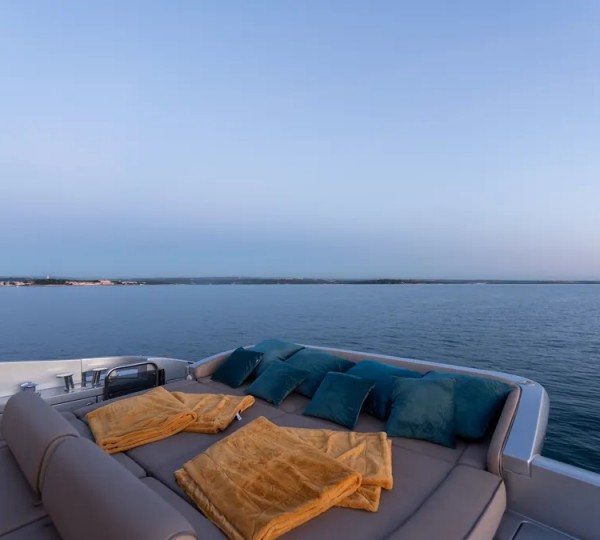 FALCH Yacht Charter Details, Azimut 68s | CHARTERWORLD Luxury Superyachts